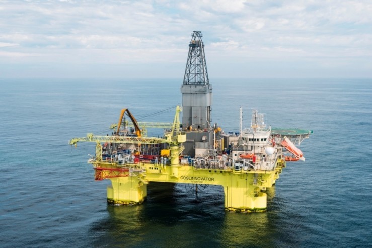 Offshore workers injured after huge waves batter North Sea rig - News ...