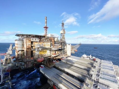 Ninian Northern platform removed by Pioneering Spirit - News for the ...