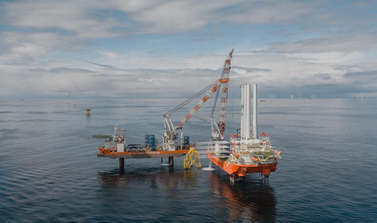 Moray East offshore wind farm hits full output