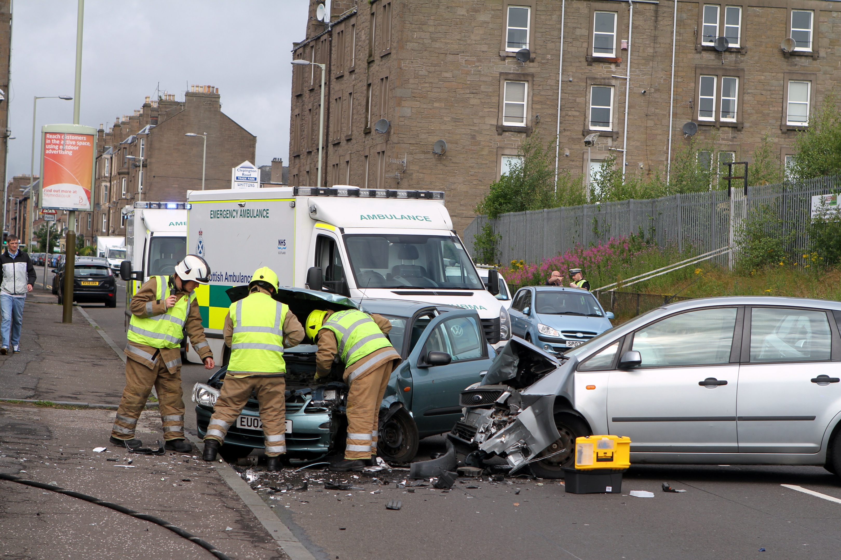 Three cars involved in Dundee street crash - Evening Telegraph