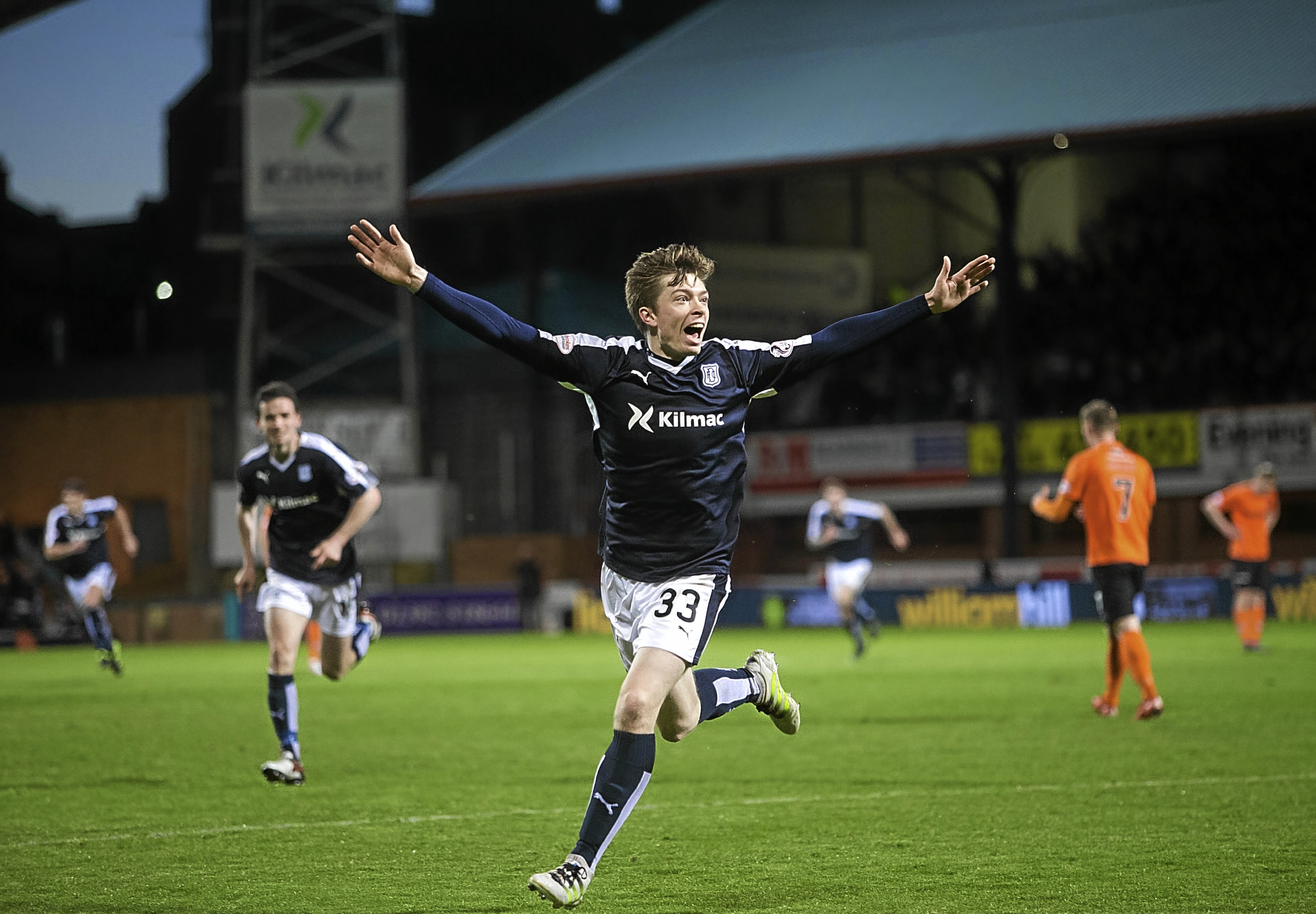 Craig Wighton pens new Dundee deal - Evening Telegraph