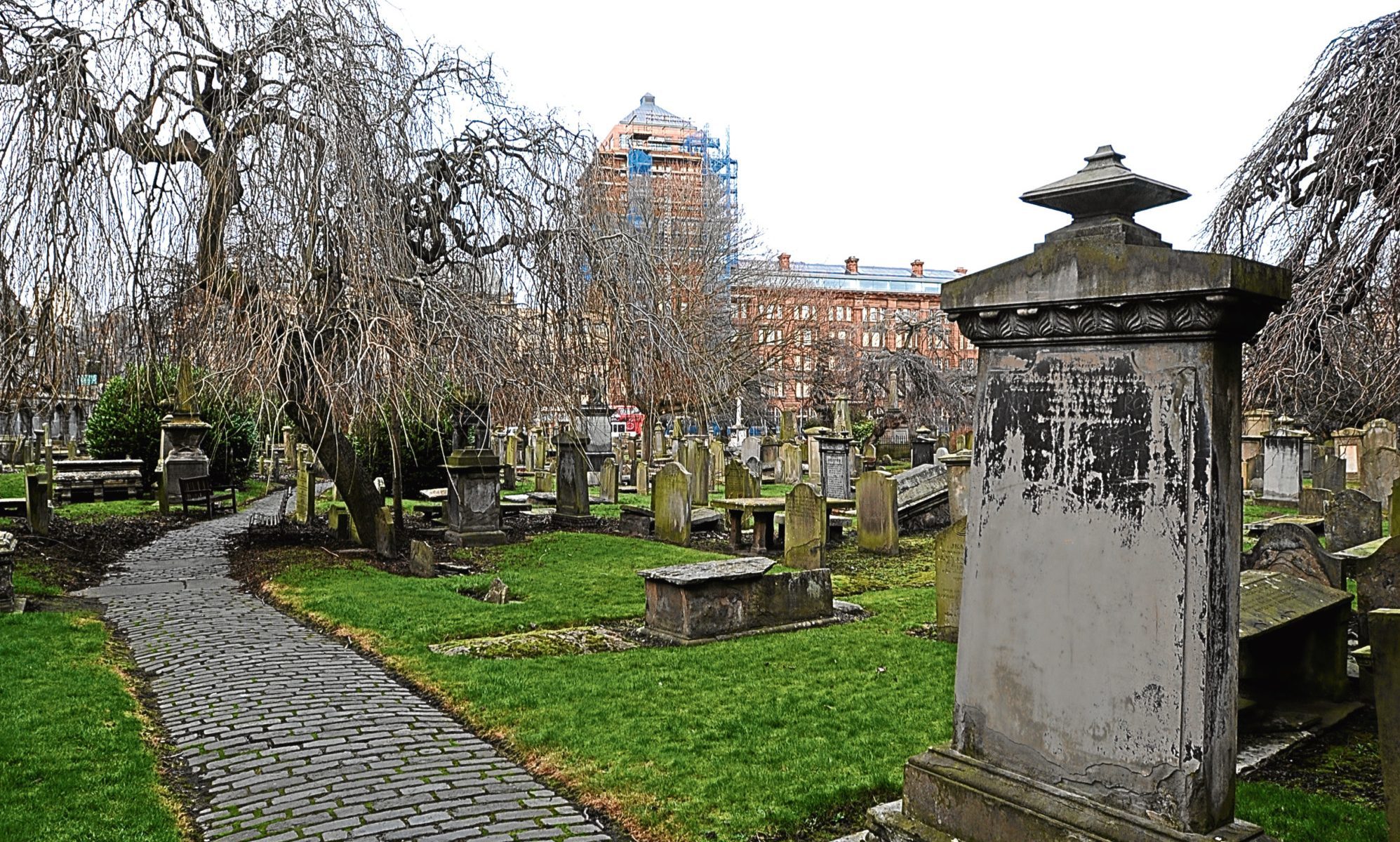 New £300k restaurant would overlook Dundee's historic Howff cemetery ...