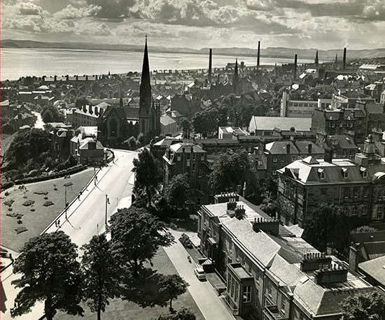 Dundee In Pictures Through The Decades - The People's Friend
