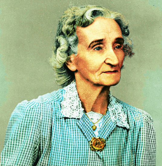 Helena Hall Recalls VE Day, 1945 - The People's Friend