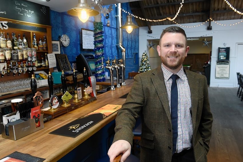 Police hunt for thieves who stole laptop from Moray bar