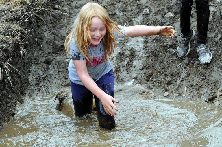 Mud, mud, glorious mud. Mini-Mudder attracts kids to Dufftown - Press ...
