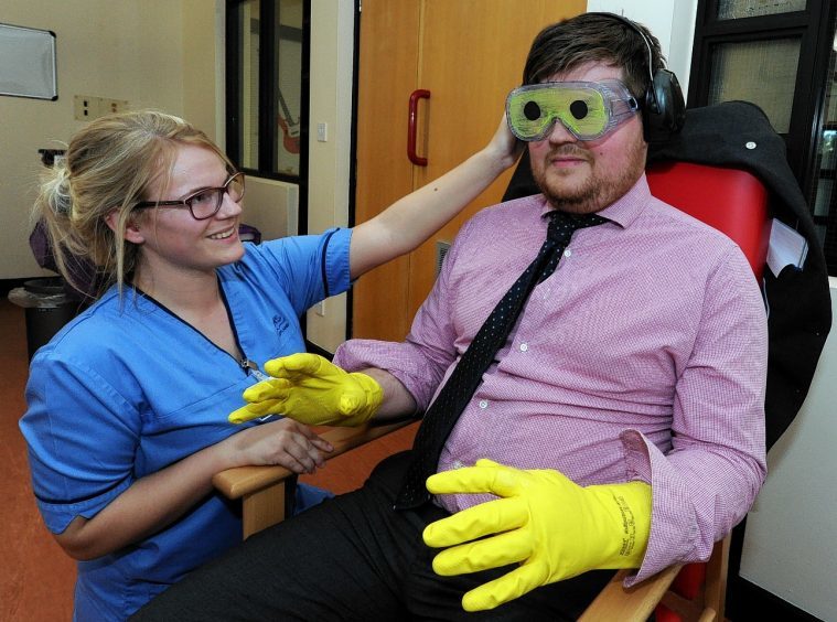 Dementia simulation: How simple tasks seemed longer than you could ...