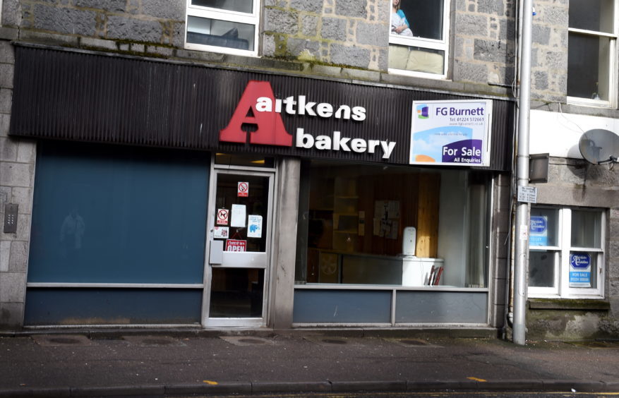 David Bowie's son Duncan Jones begs people to visit Aberdeen bakery ...