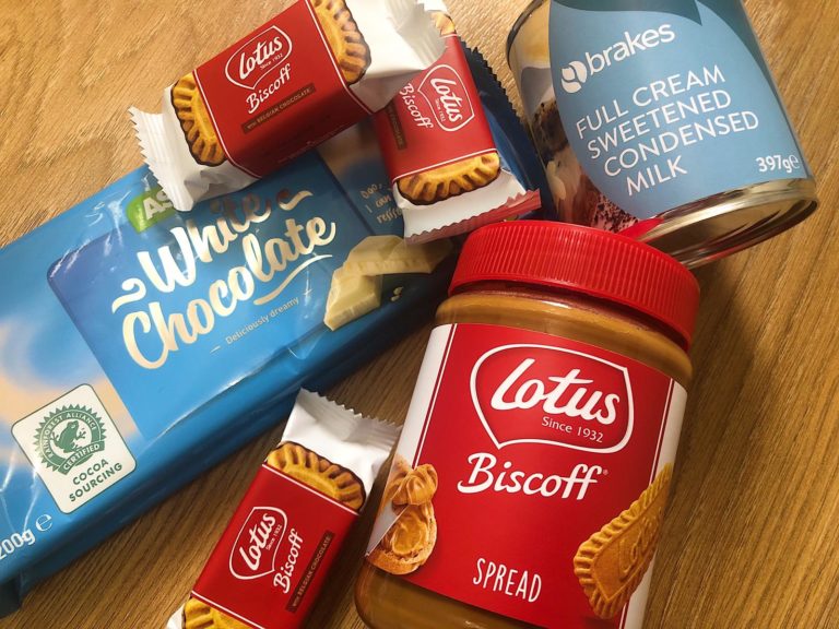 Easy and quick bakes: How to make this delicious Biscoff fudge from ...