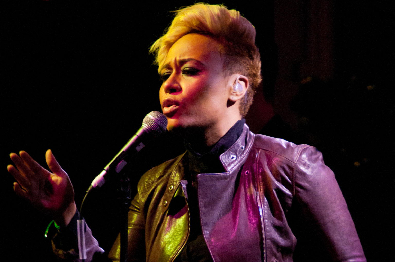 Emeli Sande recalls 'sad' memories of racism in Aberdeenshire - Press ...