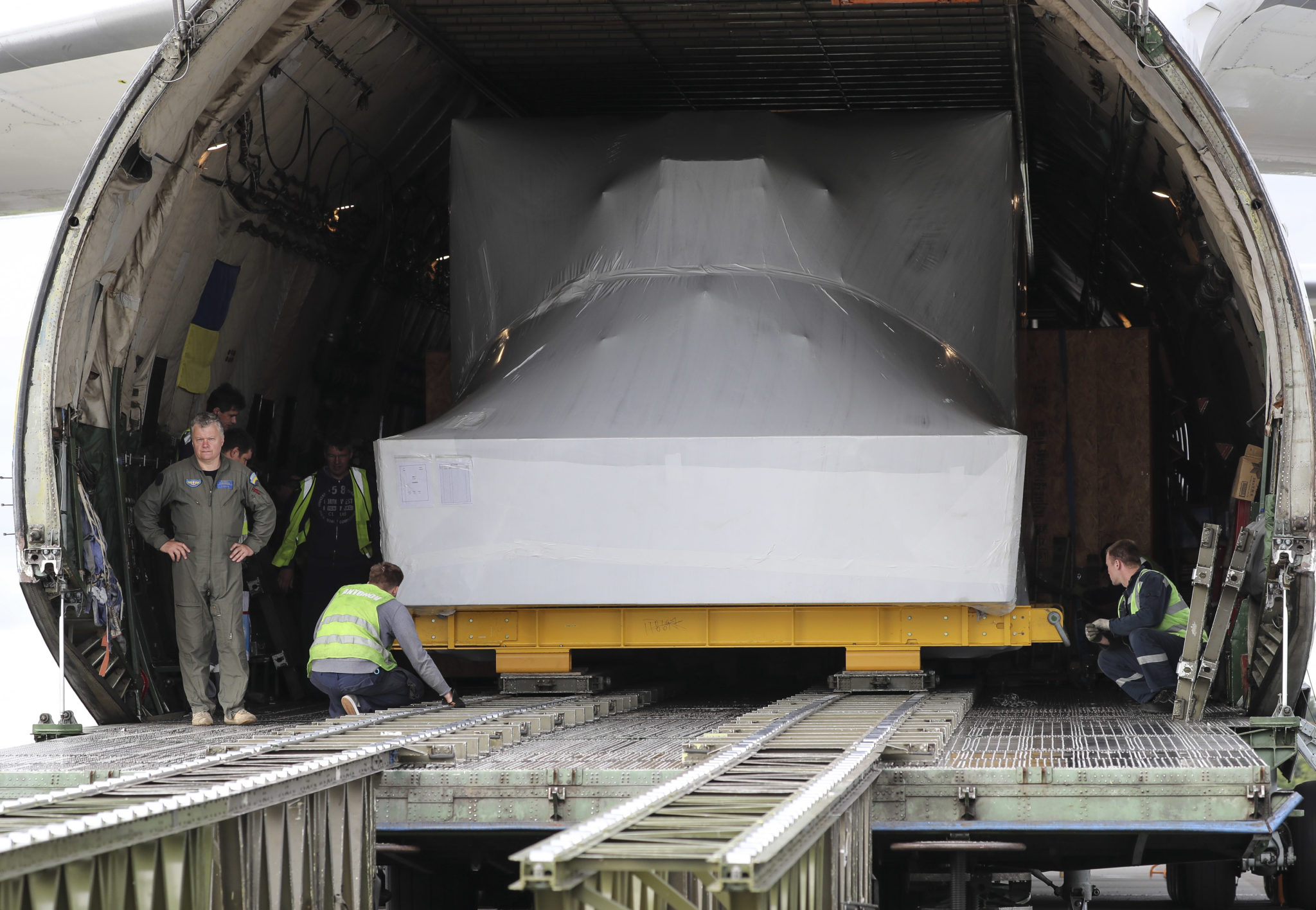 Huge simulator for new submarine-hunting fleet delivered to RAF ...