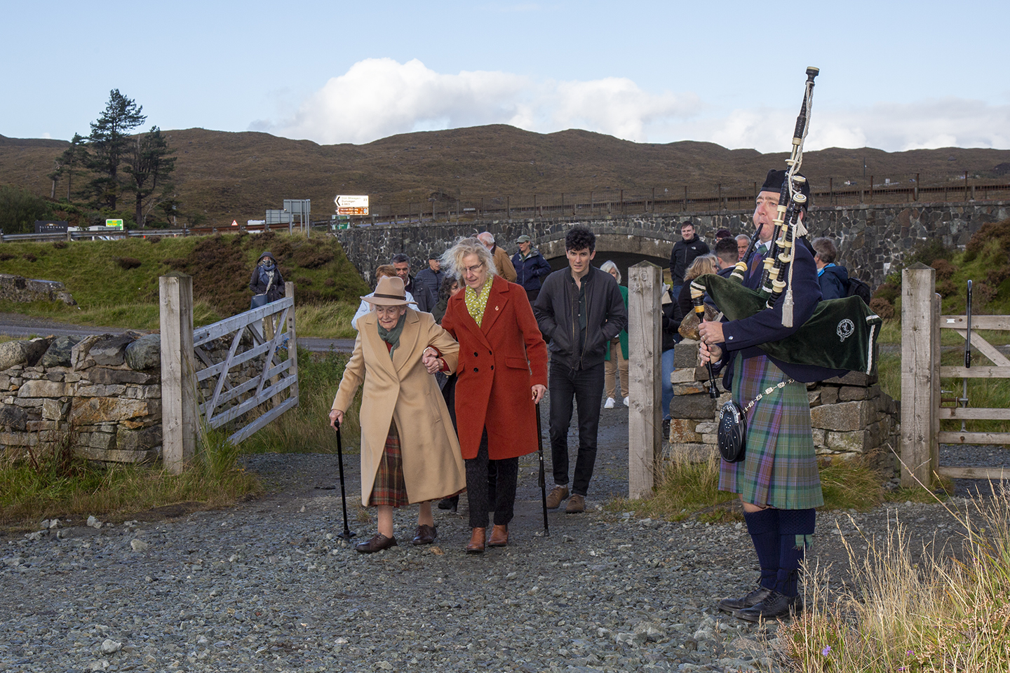 Memorial to pioneering mountaineers unveiled after 17 year campaign