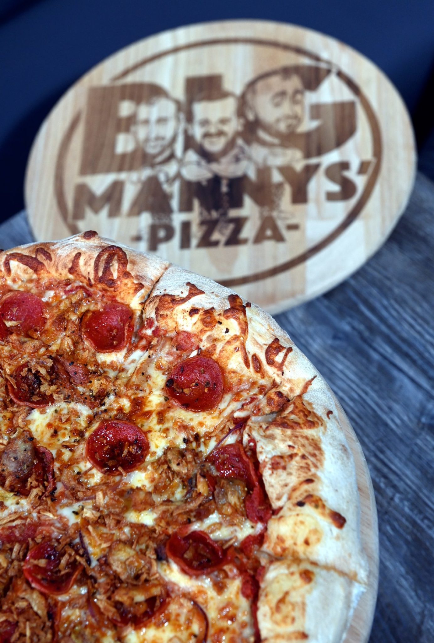 Big Mannys' Pizza sees huge success with 18-inch pizza that was too big ...