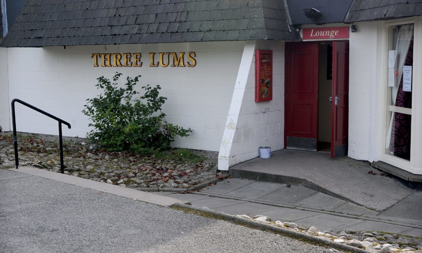 Man left victim scarred after assault outside Aberdeen pub