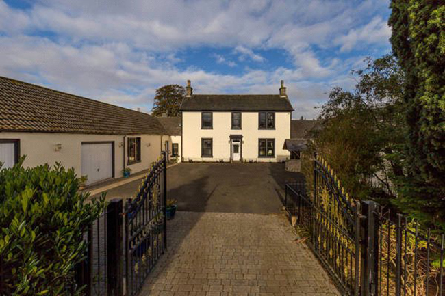 Newton Farm offers countryside living in the heart of the central belt ...