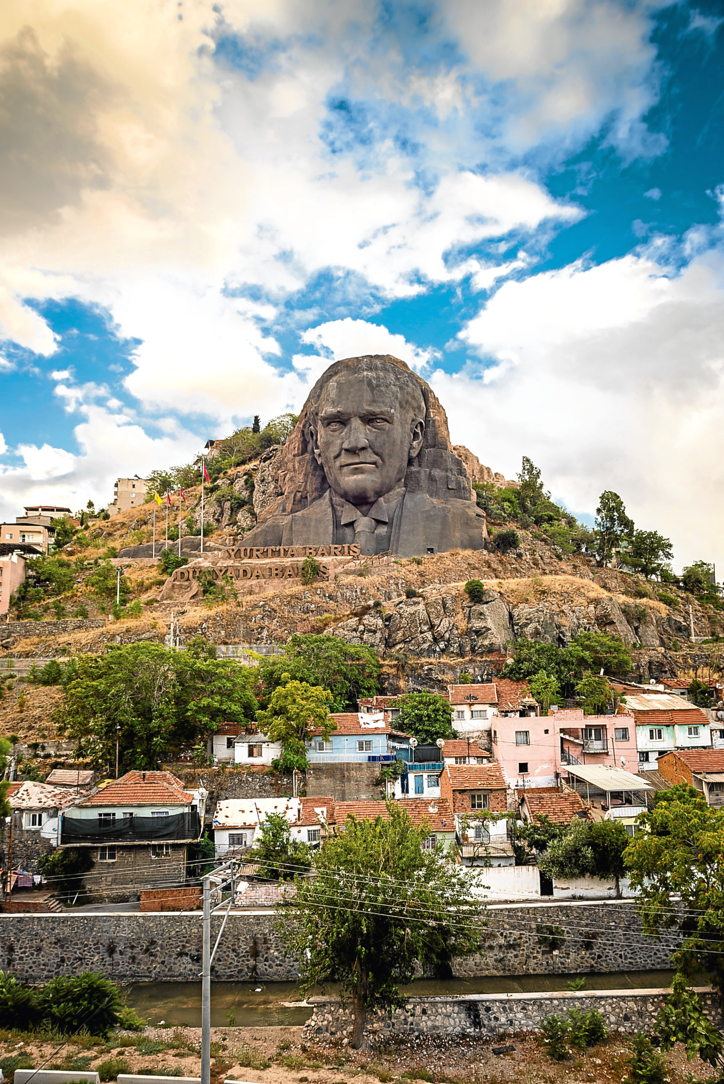 Where to see 10 of the world's biggest statues - The Sunday Post