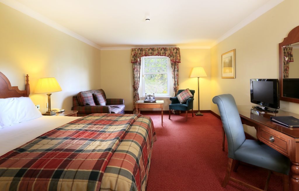 WIN: A relaxing country break at the stunning Macdonald Loch Rannoch ...