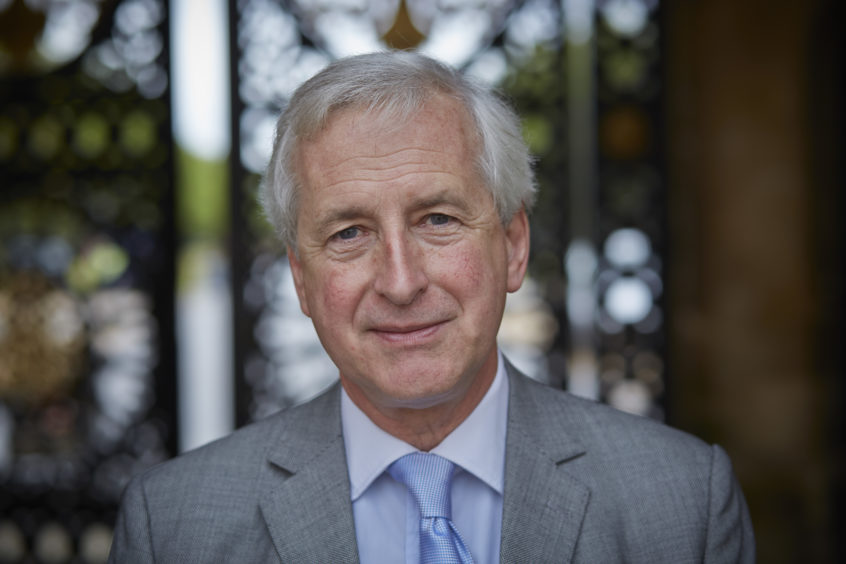 Royal biographer Hugo Vickers: Harry and Meghan's decision is sad ...