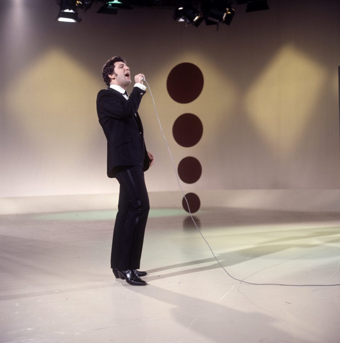 INTERVIEW: Sir Tom Jones reveals how his emotional album tribute to his ...