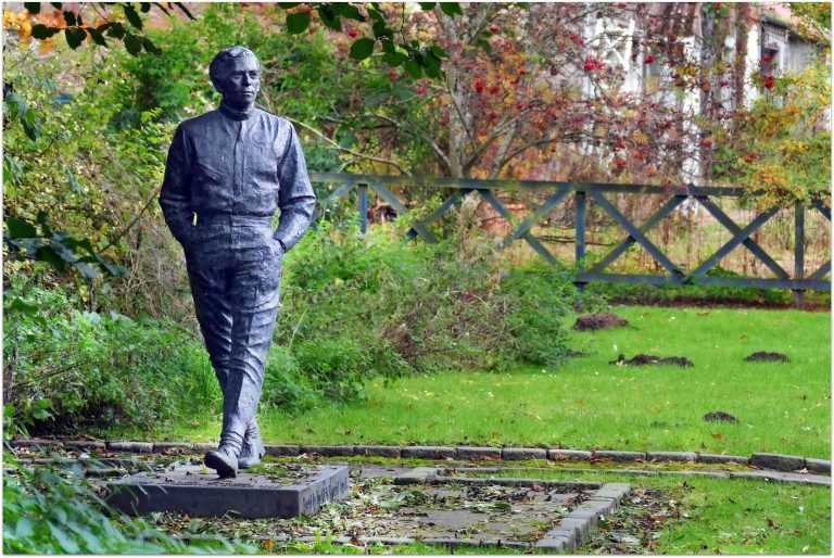 Jim Clark Trust rallies Courier Country fans in race for museum funding ...