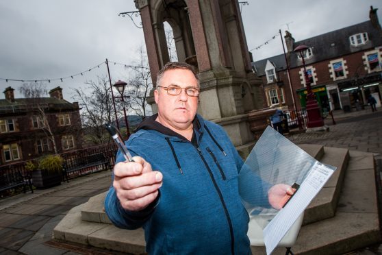 Dozens sign petition opposing Strathearn hospital ward closure