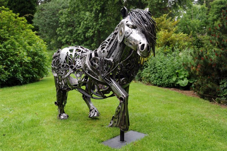 Dundee Botanic Garden pony sculpture turns waste into wonder