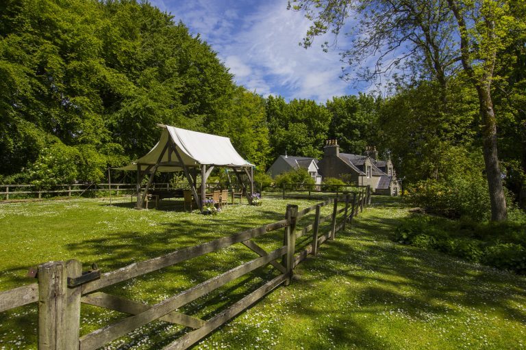 Slade House: Angus Airbnb with pool has price reduced for auction