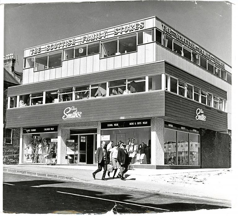 PICTURES: These photographs of Dundee shops in years gone by will make ...