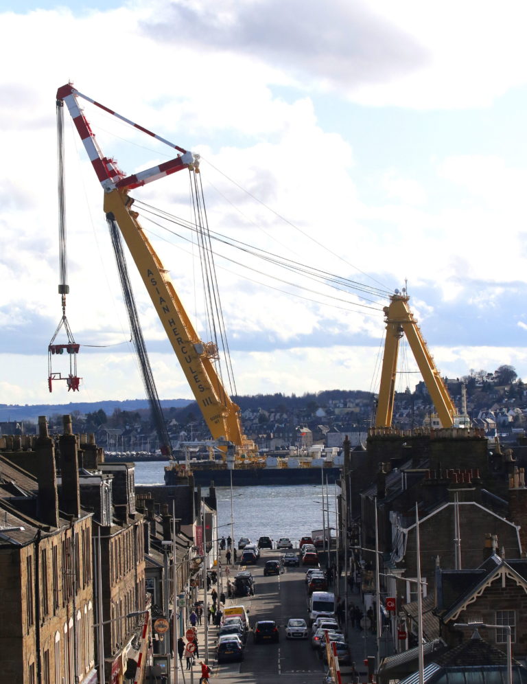 PHOTOS AND VIDEO: The Asian Hercules III super crane dwarfs all around ...