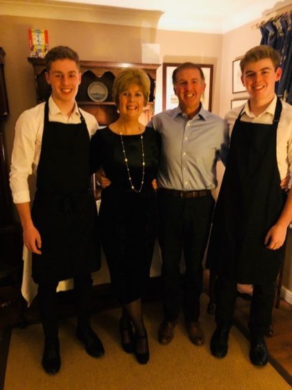 Perth family to take part in Great Scottish Run in memory of mother and ...