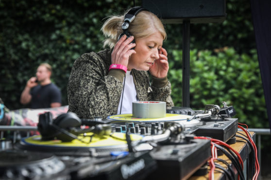 Thousands pack out city centre for biggest-ever Dundee Dance Event ...