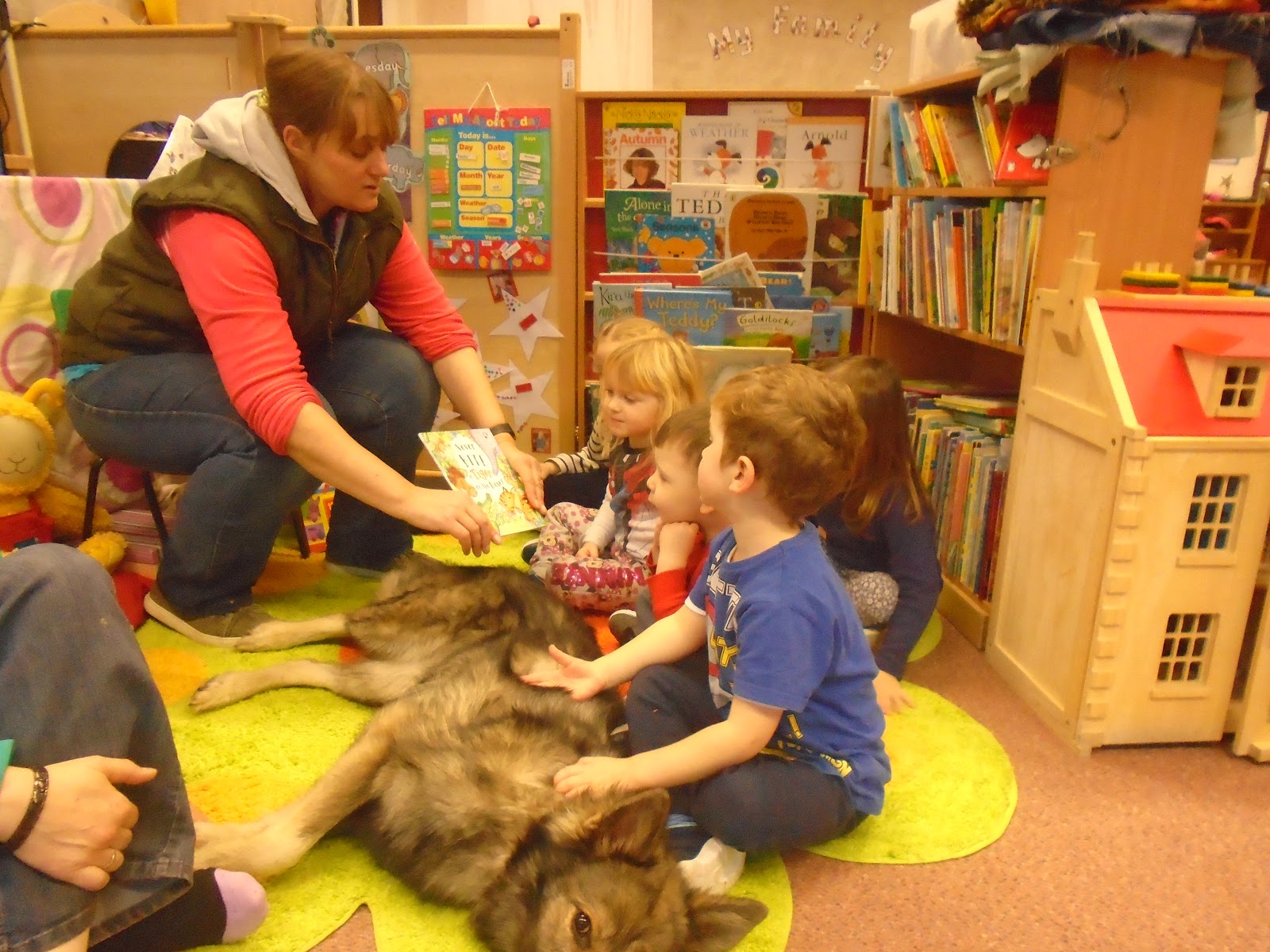 VIDEO: A Perthshire school has welcomed dogs as classmates...and they ...