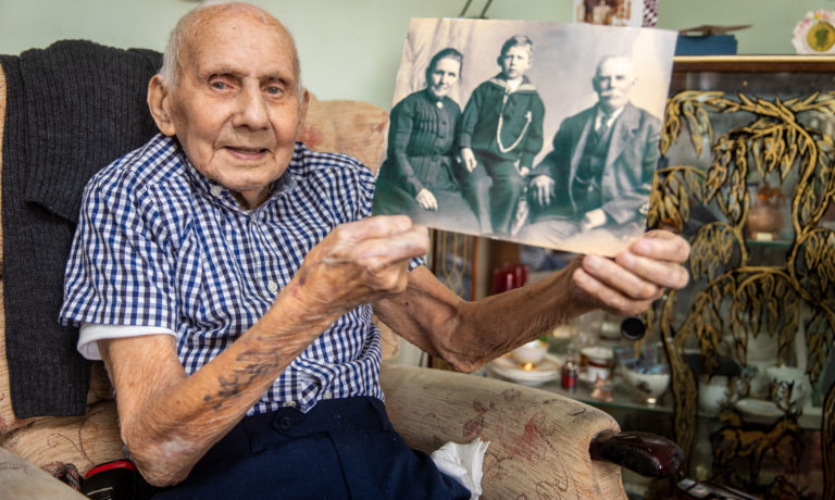 Armed Forces Week: Oldest surviving Desert Rat Jimmy Sinclair, 106 ...