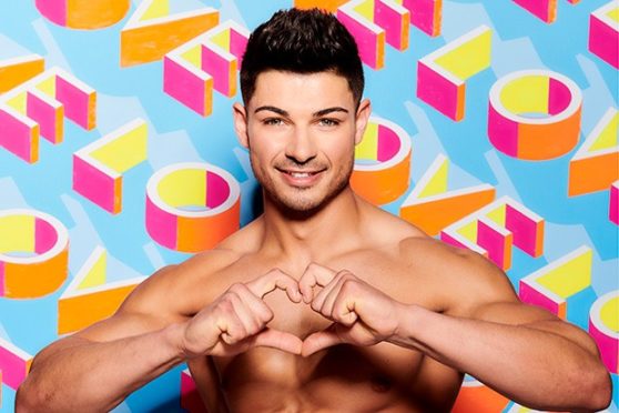 VIDEO: Scots Love Island star Anton Danyluk calls for people to do ...