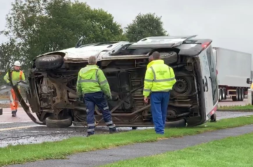 VIDEO: Emergency crews recover overturned van after crash causes A90 ...