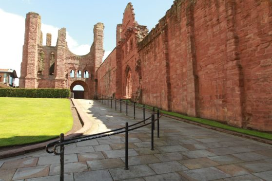 Bronze plaque telling history of Arbroath to be unveiled - The Courier