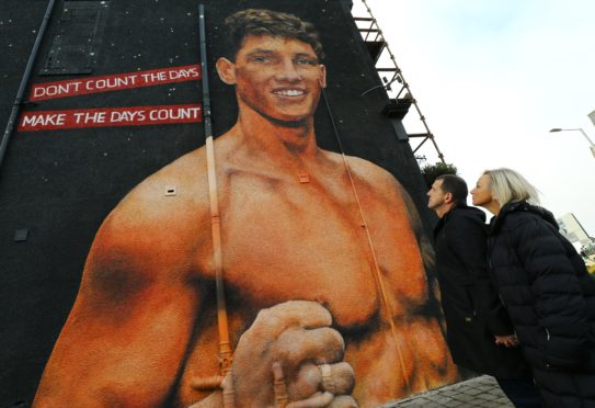 Amazing mural tribute to Fife boxing hero Connor Law hailed by his ...