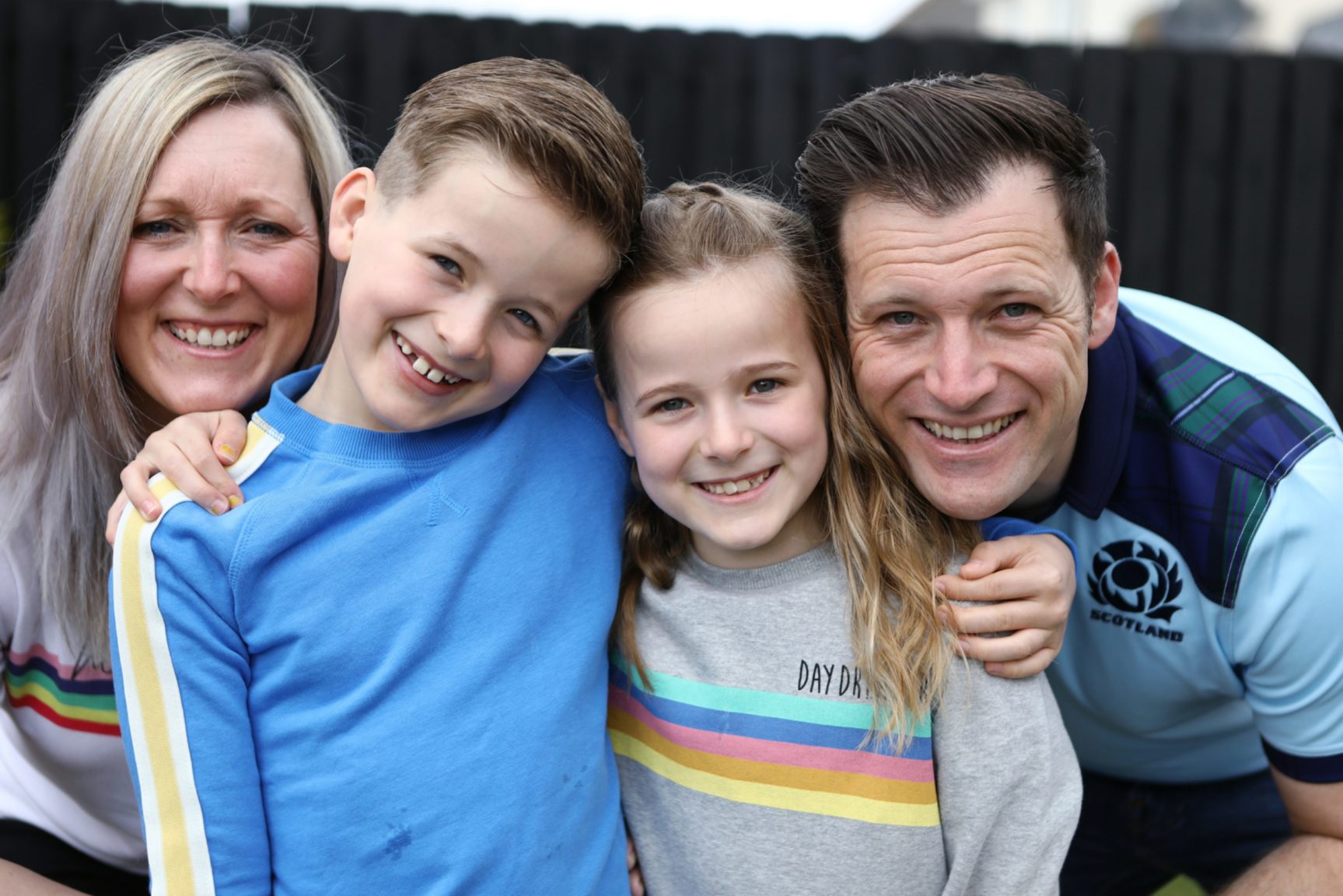 Young Dundee twins city treasure hunt raises hundreds for Covid-19 fund