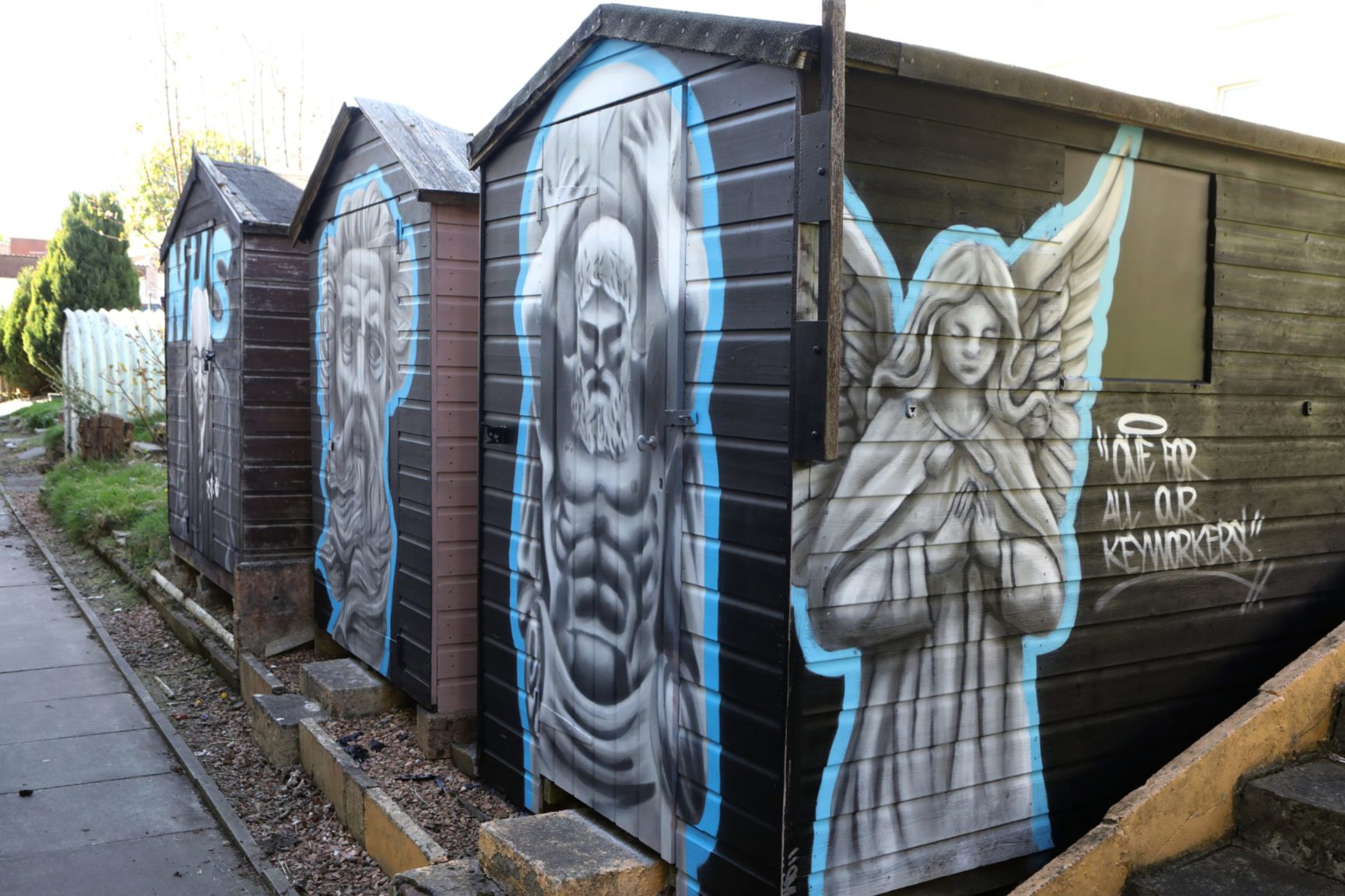 Coronavirus: Dundee graffiti artist's Captain Tom tribute wins wide ...