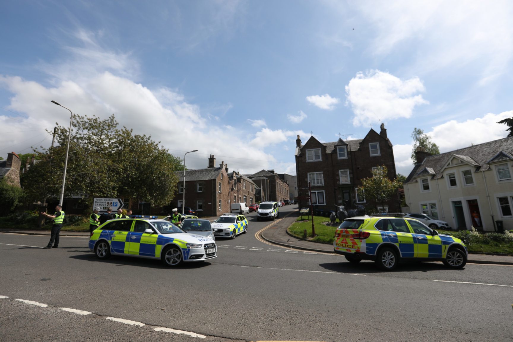 VIDEO: Big police presence after man arrested following seven-mile car ...
