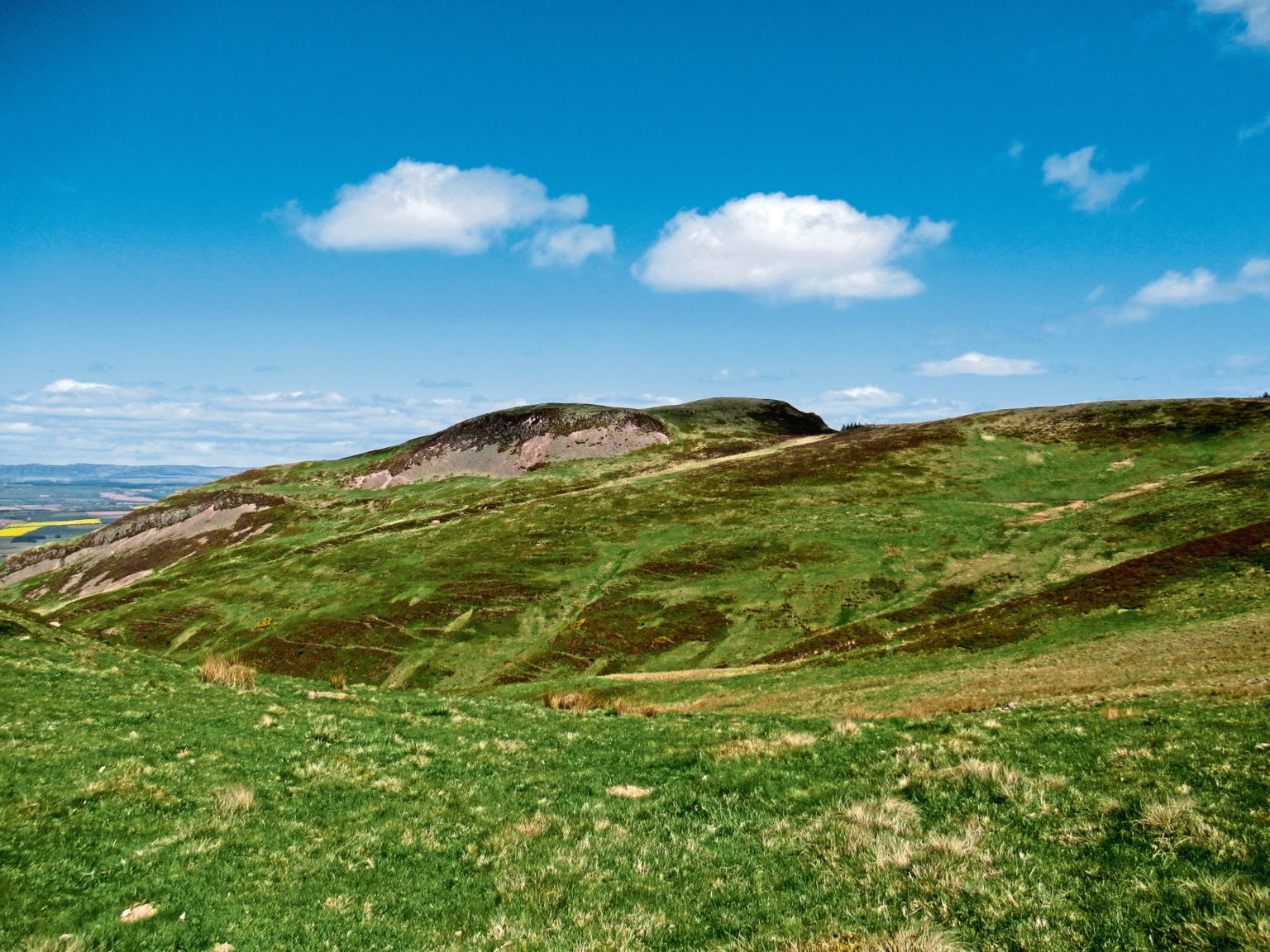 HIKING: Making tracks up the Ochils' A9 attention-grabber Craig Rossie ...