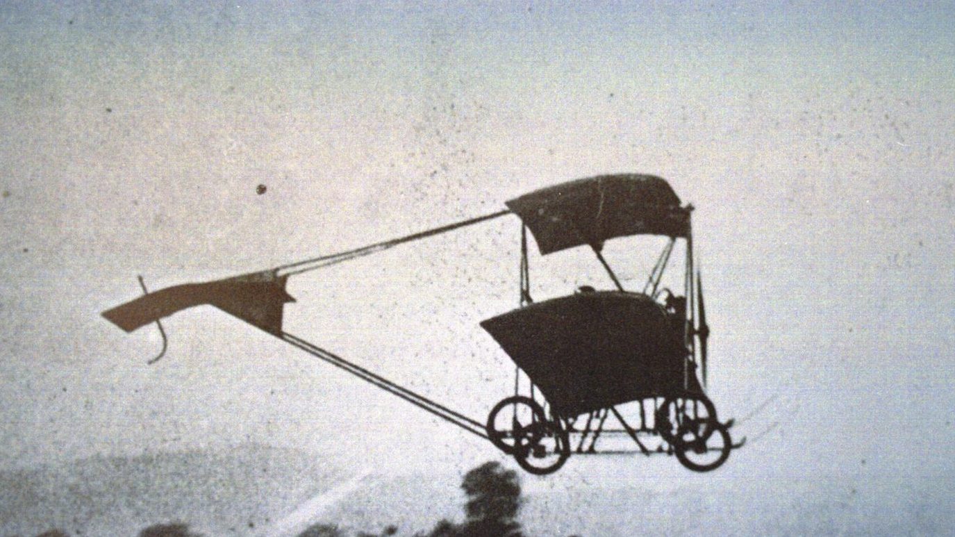 The fateful day Dundee aviation pioneer Preston Watson 'dropped like a ...