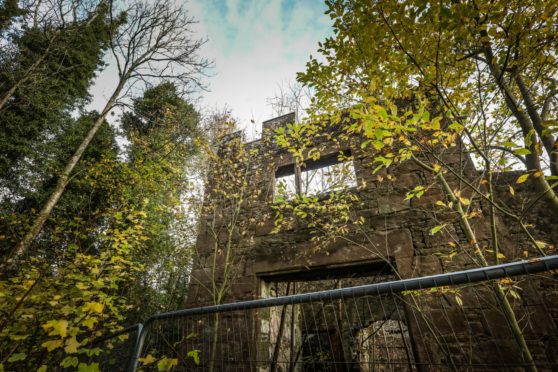 Ballumbie Castle: Walled garden plans to give historic ruins new lease ...