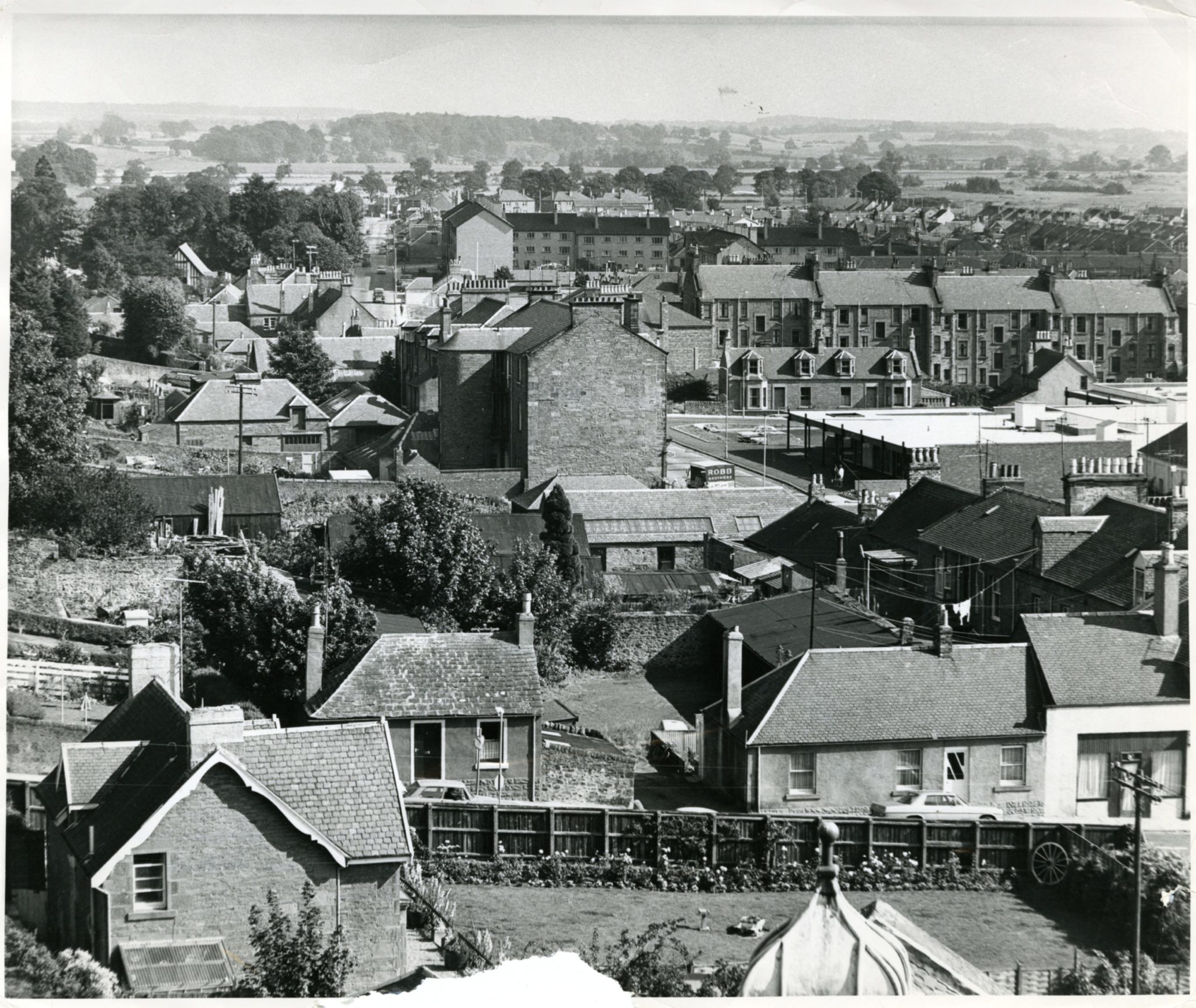 Monifieth memories: From boozy barmaids to golf-obsessed jute barons ...