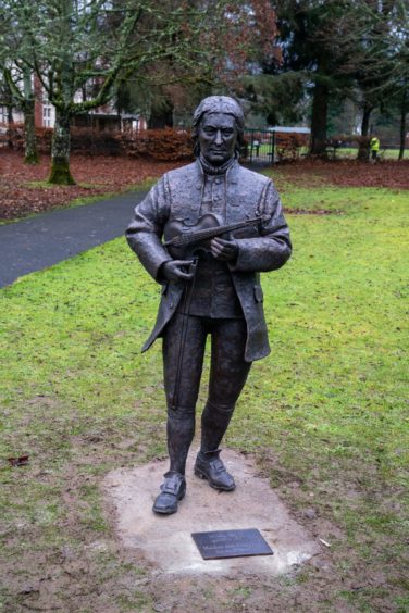 Niel Gow statue unveiled near childhood Perthshire home after 17 year ...