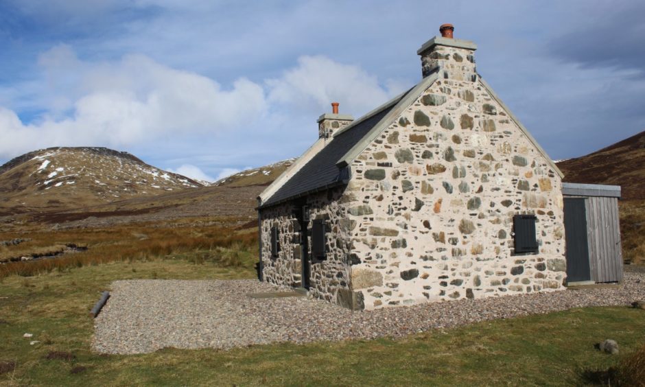Hikers with leg injury and hypothermia airlifted from Angus mountain ...
