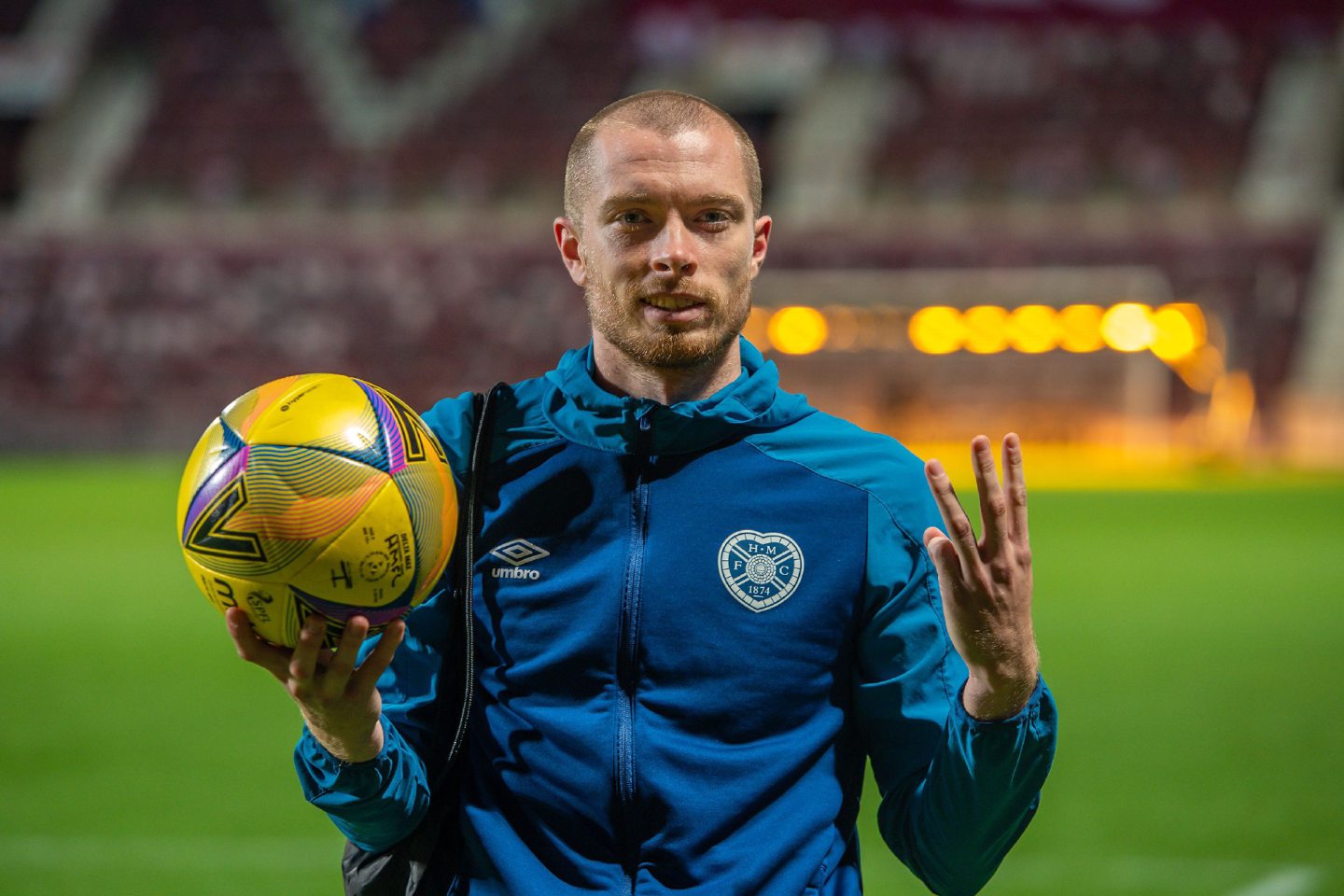 Former Dundee striker Craig Wighton signs pre-contract deal with ...