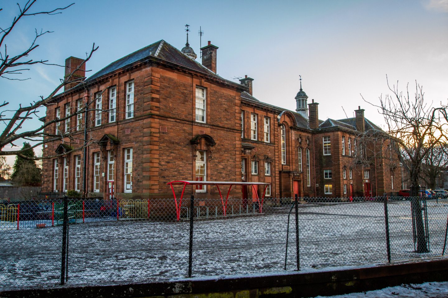 Brakes pumped on plan to shut 'unfit' Perth primary school