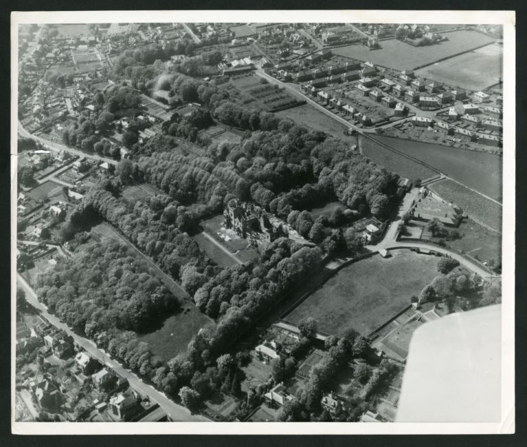 Trip back in time: Aerial photos of Broughty Ferry through the decades ...