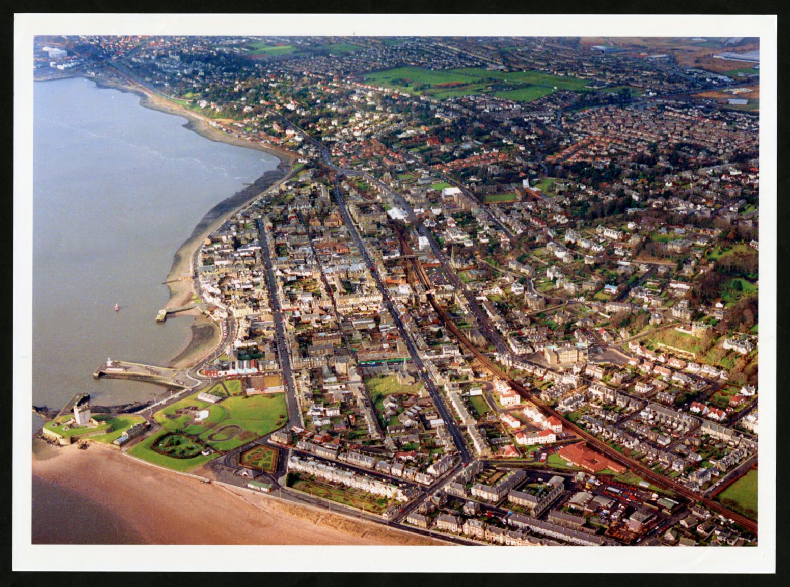 Trip back in time: Aerial photos of Broughty Ferry through the decades ...